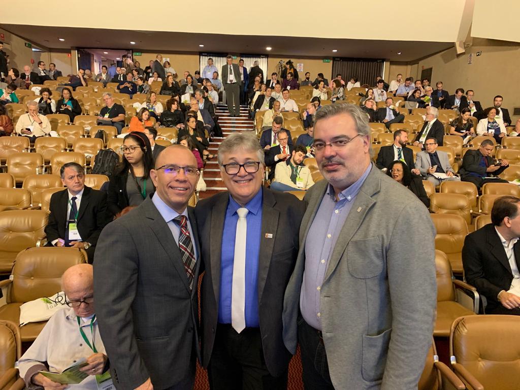 Participando do 4° Congresso Luso-Brasileiro de Auditores Fiscais ...